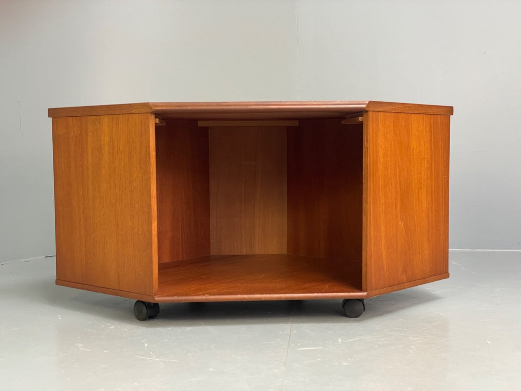 Mid-Century Modern Furniture | Danish Sofas, Chairs & More – Page 18 ...